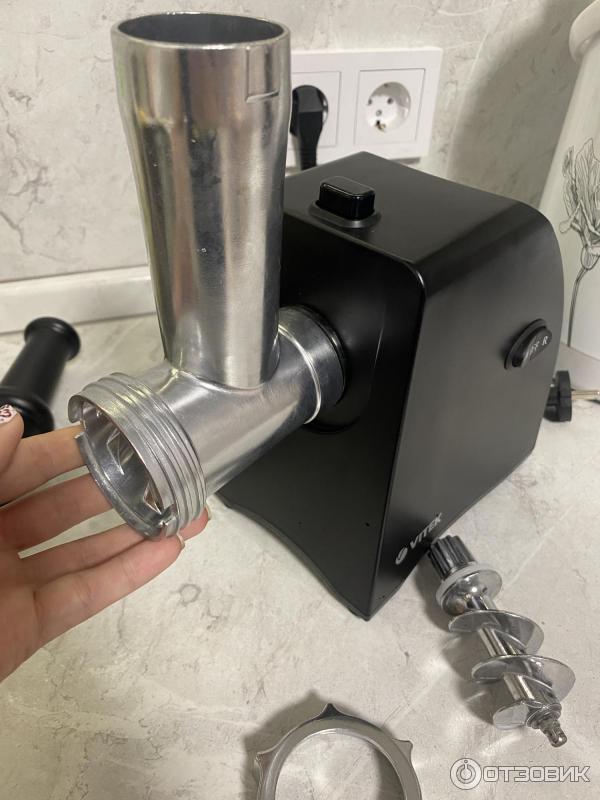 Отзыв о Мясорубка Vitek VT-3635 | Мини-помощница, для небольших работ.