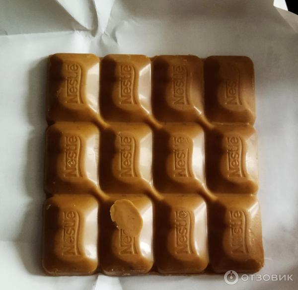 Отзыв о Шоколад Nestle белый карамелизированный с кусочками кофейного ...